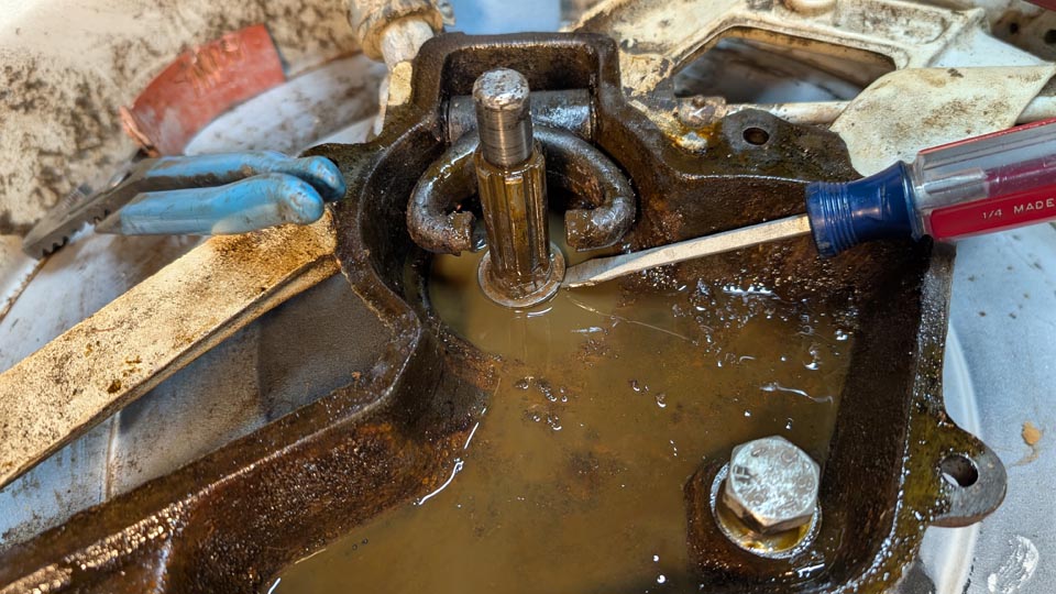 Maytag N-10 stuck agitator shaft | Smokstak® Antique Engine Community*